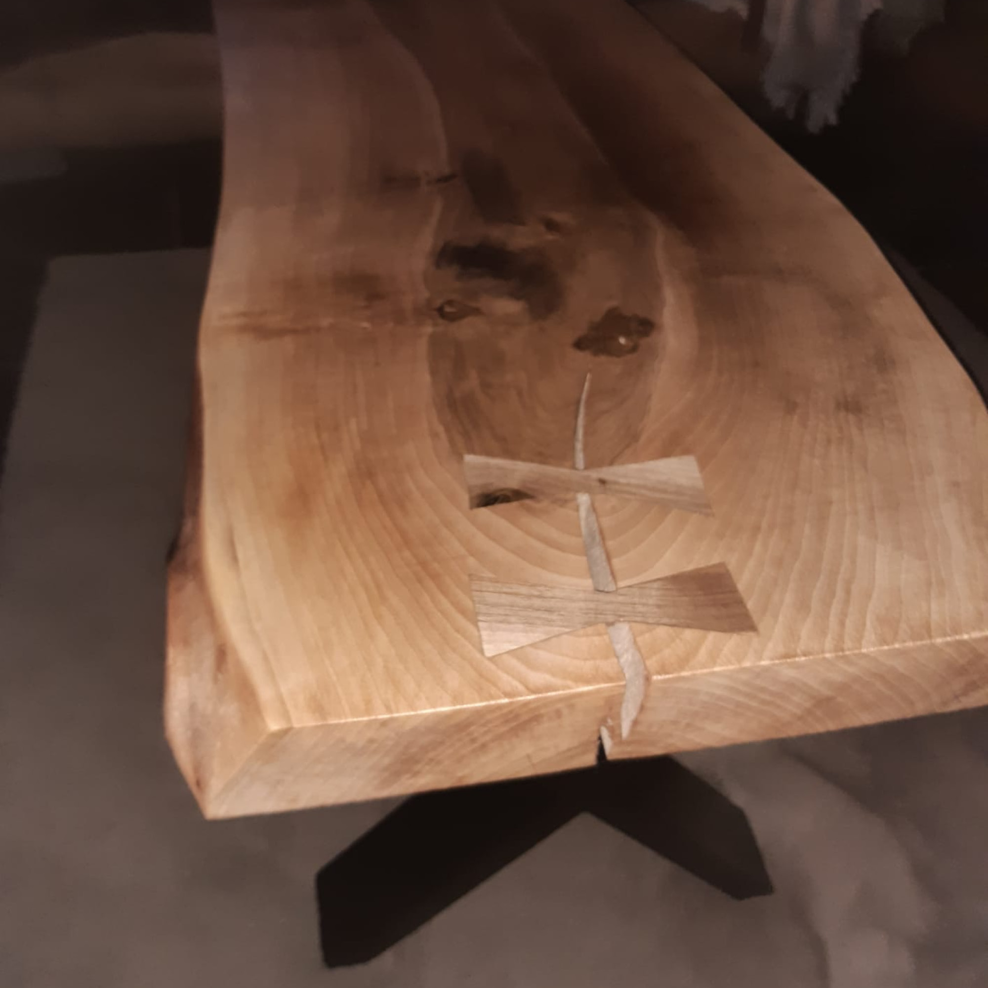product-table-walnut-2 – Maes y Faenor Wood Turning